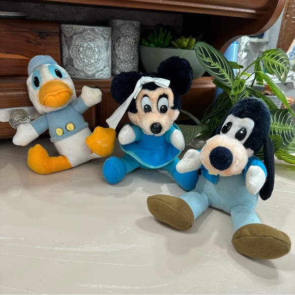 Disney | Toys | Walt Disney 984 Mickeys Christmas Carol Plush Set 3 ...